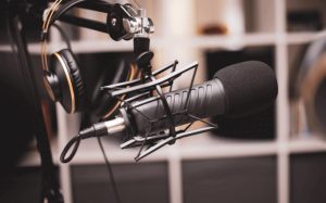 How to Set Up a Microphone Stand: A Comprehensive Guide - Trehaus